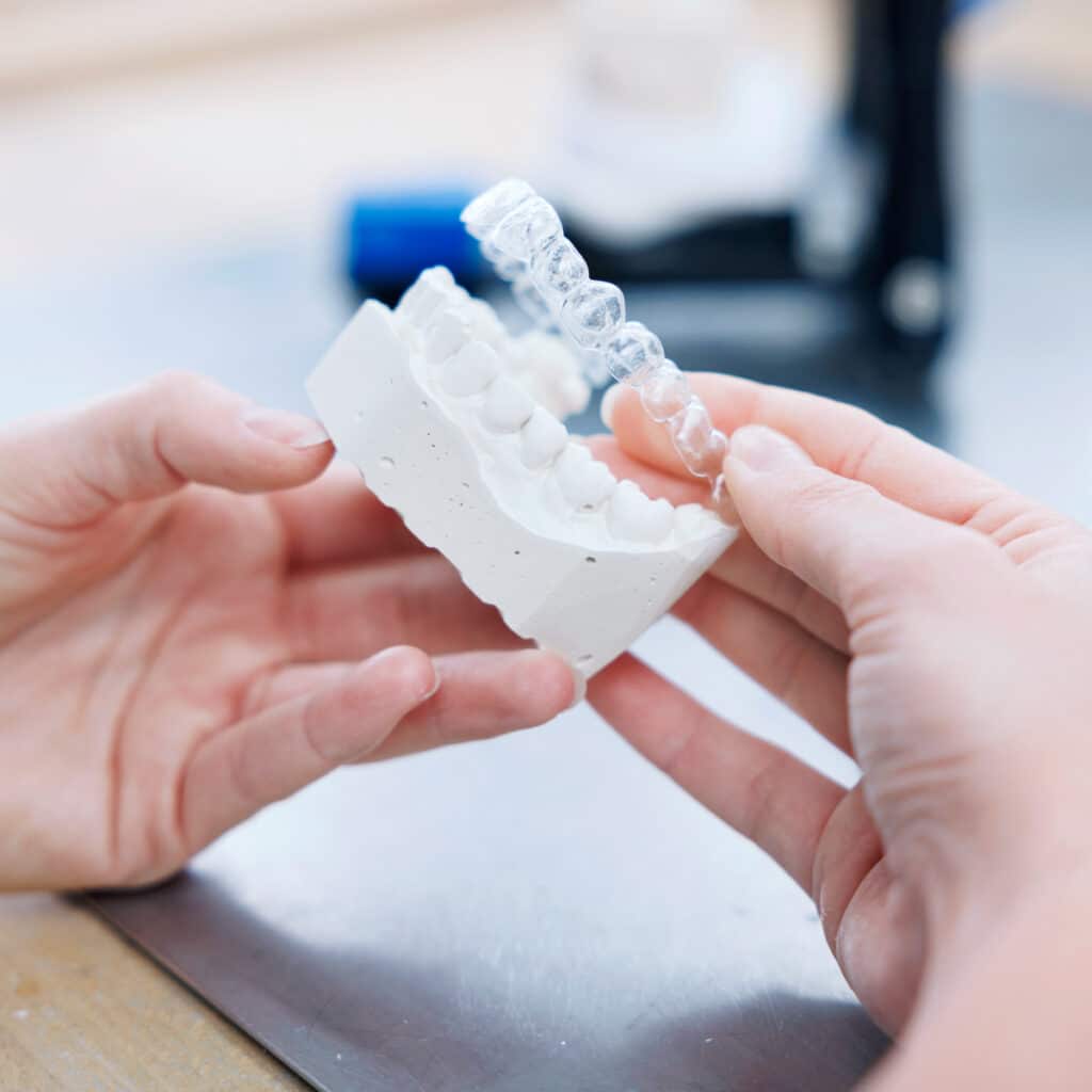 Zähneknirschen / Knirscherschiene – DR. HAGER | Zahnärzte